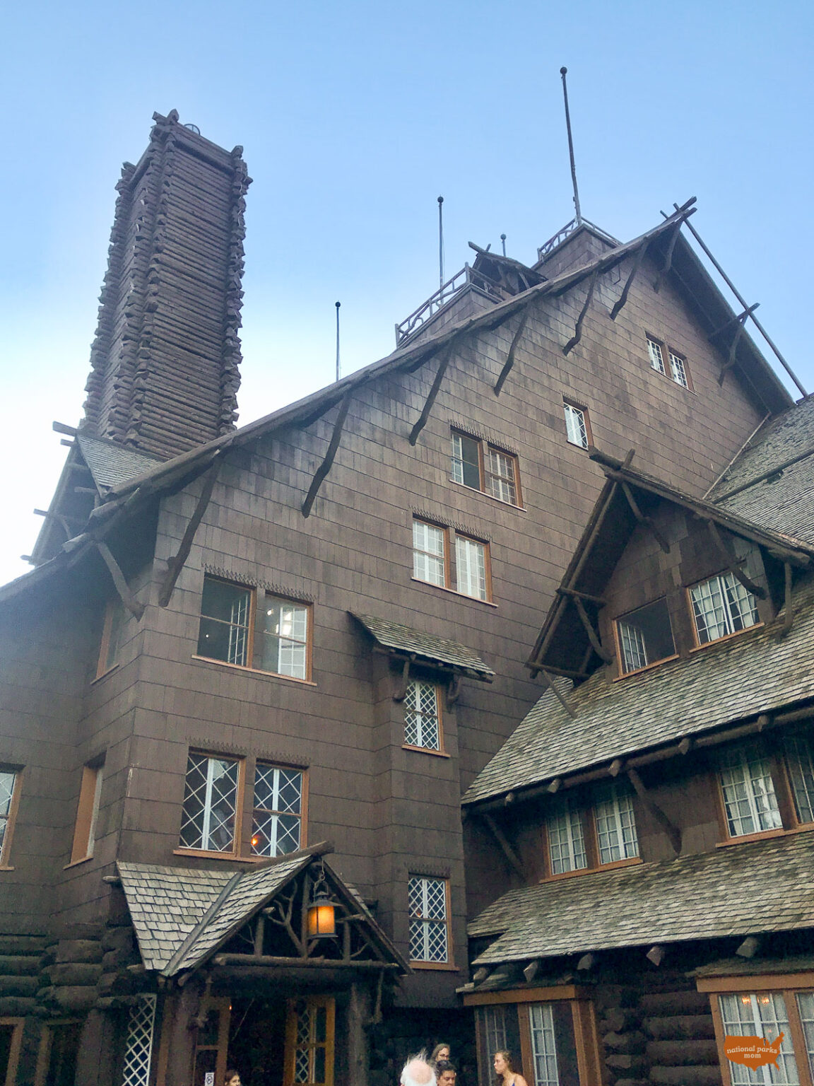 Dining In Yellowstone National Park: 21 Amazing Spots!